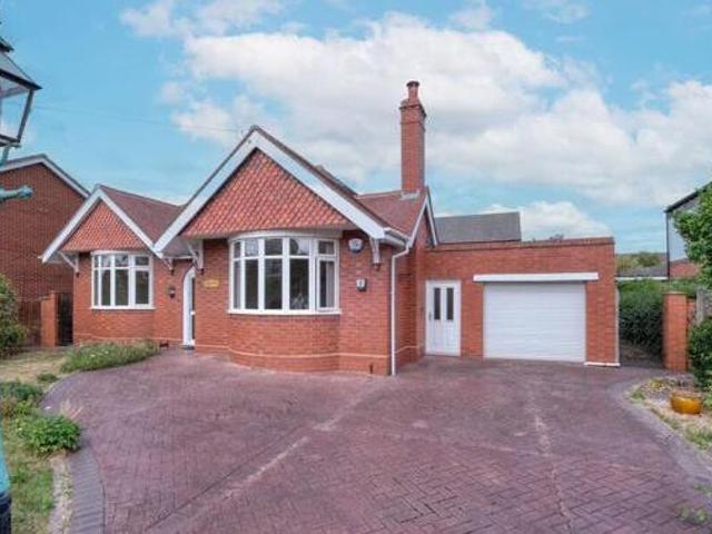 Holly Road, Bromsgrove, 2 Bedroom Detached