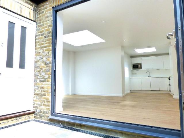 Holly Road, Hampton Hill TW12, 2 bed flat to rent, £2,200 pcm | PrimeLocation