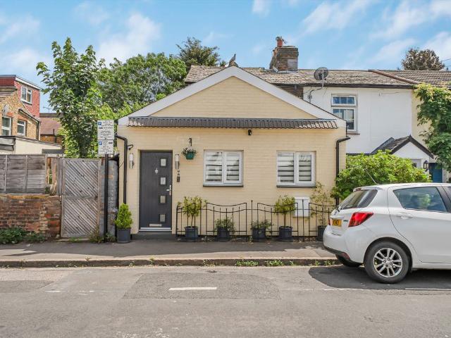 Holly Road, Isleworth TW3, 4 bed property to rent, £2,600 pcm | PrimeLocation