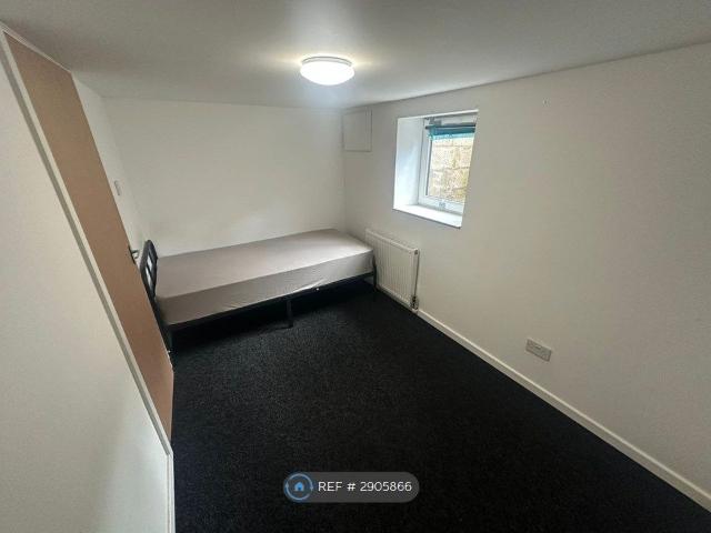 Holly St, Wakefield WF2, Room to rent, £550 pcm | PrimeLocation