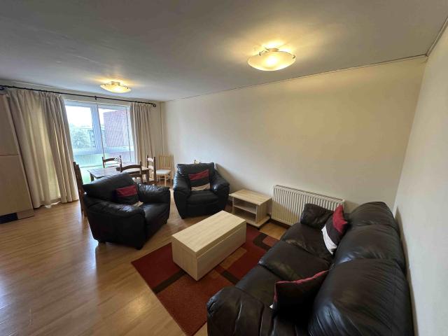 Hollymount, Hagley Road £1,080pm