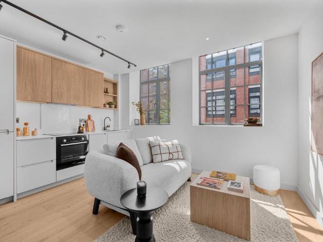 Hollybush Gardens, London, E2 Studio to rent £2,250 pcm £519 pw