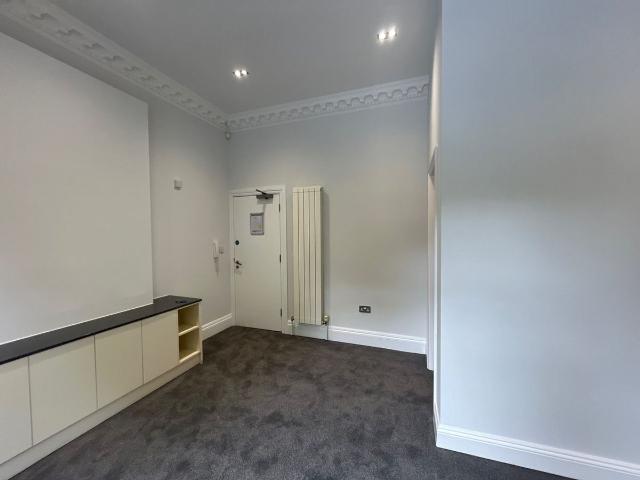 Hollybush Hill, London E11, Room to rent, £1,150 pcm | PrimeLocation