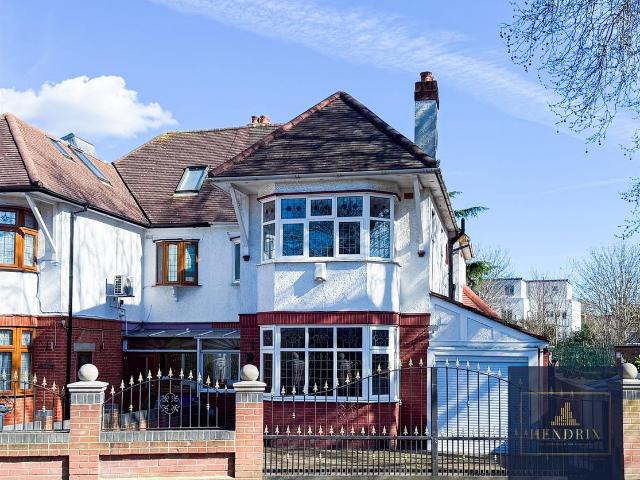 Hollybush Hill, London E11, Room to rent, £1,200 pcm | PrimeLocation