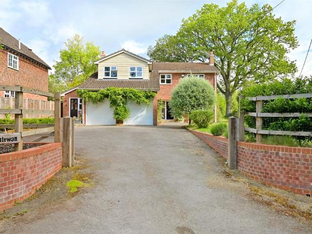 Hollybush Lane, West Heath. 5 bed detached house to rent £3,495 pcm £807 pw