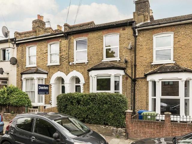 Hollydale Road, London SE15 3 bed terraced house to rent £3,250 pcm £750 pw