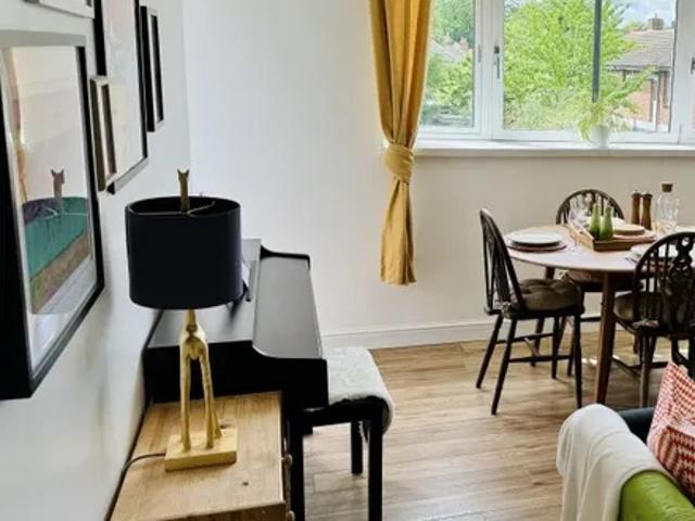 Hollydale Road, London, SE15 3BW, United Kingdom | 2 bed apartment for rent #167932487 | Rentberry