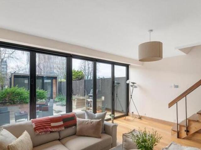 Hollydale Road, Nunhead, 3 Bedroom Terraced