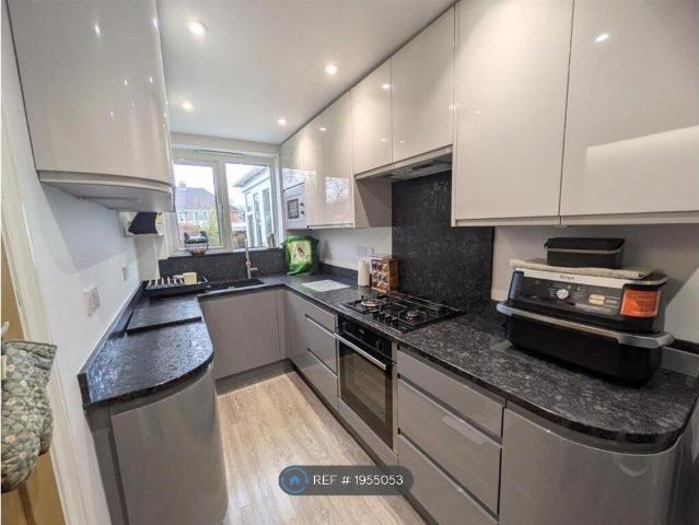 Hollyhurst Grove, Birmingham B26, 4 bed semi detached house to rent, £1,600 pcm | PrimeLocation