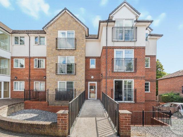 Hollyhedge Heights, Wythenshawe, Manchester M224EE M22, 2 bed flat to rent, £1,150 pcm | PrimeLocation