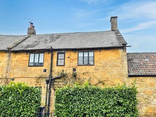 Hollyhocks, Hurst, 4 Bedroom Terraced