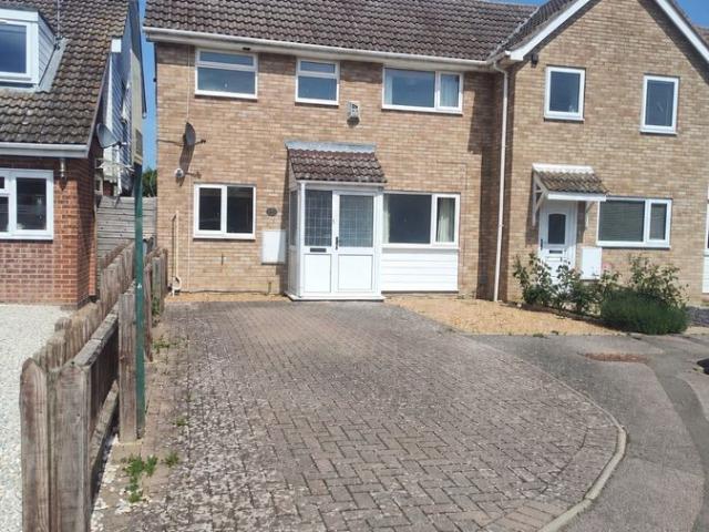 Hollytrees, Bar Hill CB23, 3 bed end terrace house to rent, £1,550 pcm | PrimeLocation