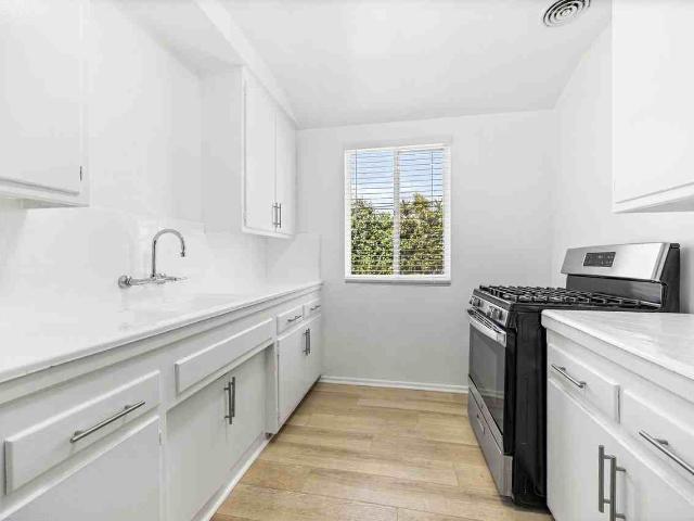 Hollyview Apartments 1 Bedroom Apartment for Rent at 1737 N Orange Dr, Los Angeles, CA 90028 Hollywood Hills West