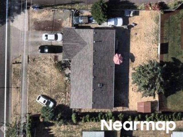 Hollywood Dr NE