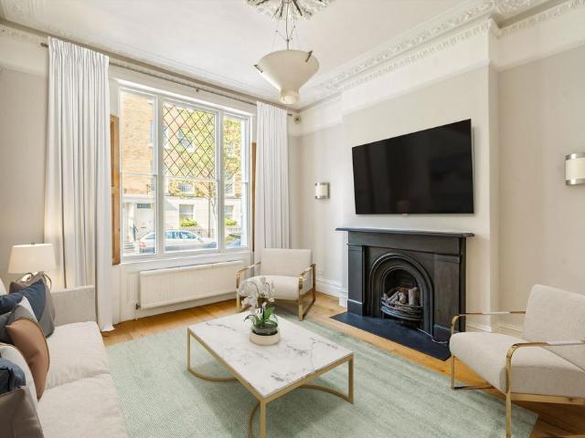 Hollywood Road, London SW10 4 bed terraced house to rent £9,347 pcm £2,157 pw