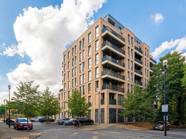 Holman Drive, Southall UB2, 2 bed flat to rent, £2,000 pcm | PrimeLocation