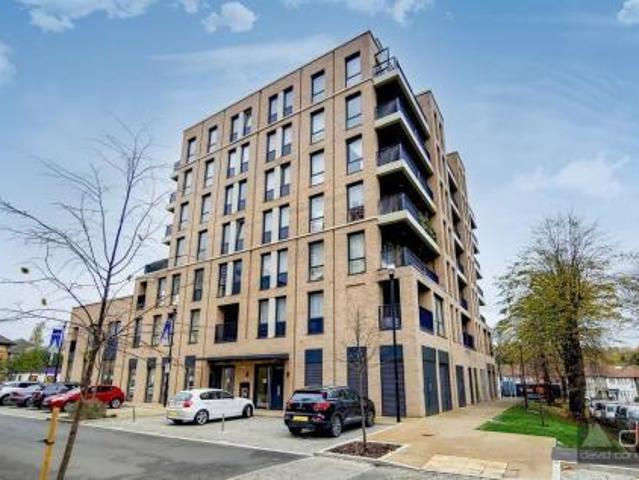 Holman Drive, Southall UB2 2 bed flat to rent £2,250 pcm £519 pw