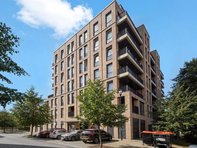 Holman Drive, Southall UB2, 2 bed flat to rent, £2,250 pcm | PrimeLocation