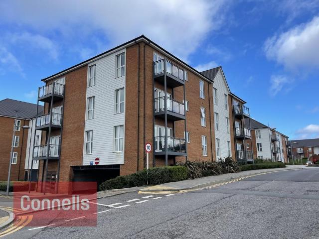 Holmbush Mews, HORSHAM, RH12 2 bed apartment to rent £1,745 pcm £403 pw