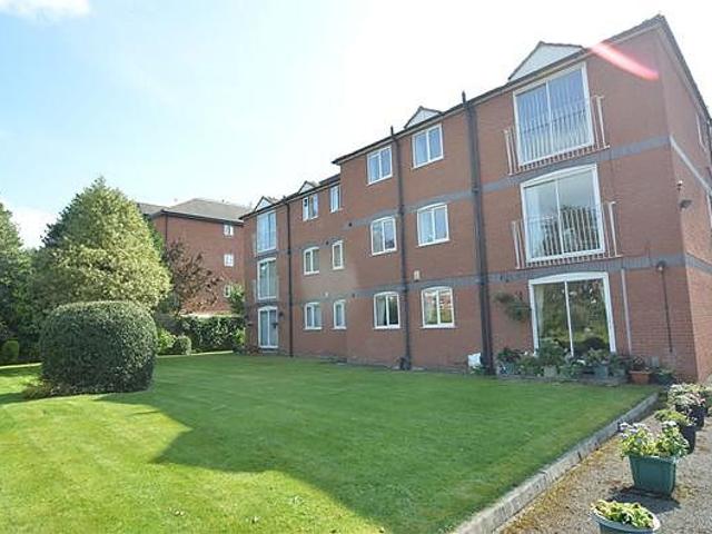 Holmdale Court, Northenden Road, Sale M33, 1 bed flat to rent, £950 pcm | PrimeLocation