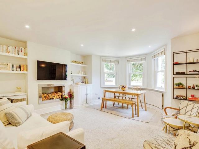 Holmdale Road, London, NW6 2 bed flat to rent £3,500 pcm £808 pw