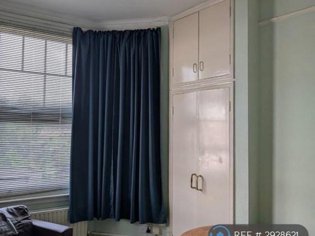 Holmdale Road, London, NW6 Studio to rent £1,050 pcm £242 pw