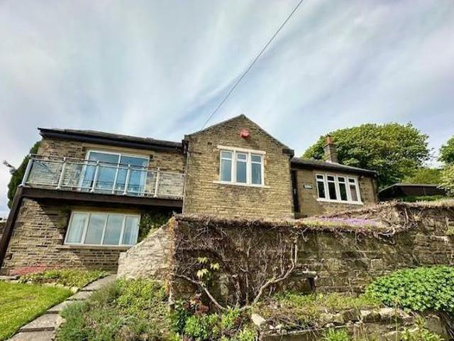 Holme Dene, Warley, 3 Bedroom Detached