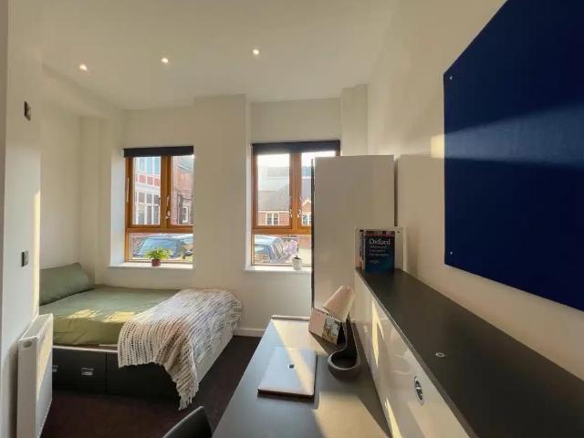 Holmes House Canterbury Student Accommodation | Amber
