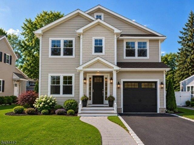Holmes Oval, New Providence, Home For Sale