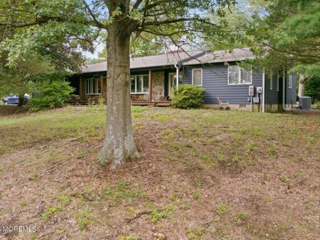 Holmes Mill Rd, Upper Freehold, Home For Sale