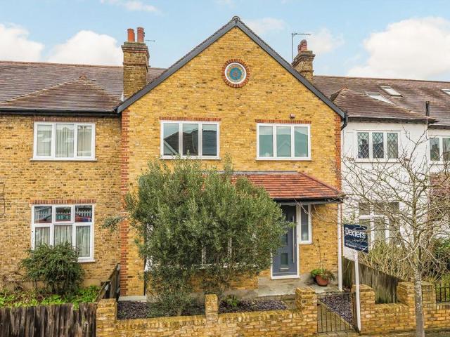 Holmes Road, Twickenham TW1 4 bed house to rent £5,500 pcm £1,269 pw