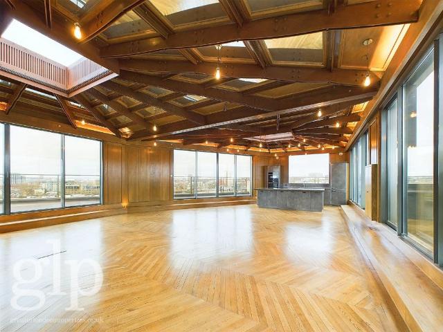Holmes Road, Kentish Town, NW5 4 bed penthouse to rent £13,000 pcm £3,000 pw