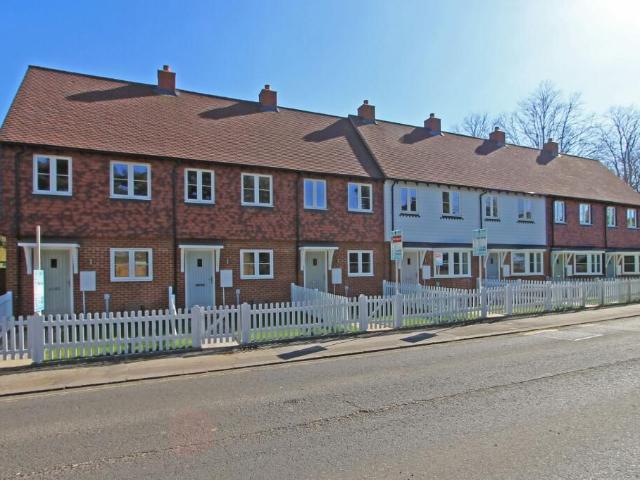 Holmesdale High Street, Etchingham TN19, 2 bed terraced house to rent, £1,600 pcm | PrimeLocation