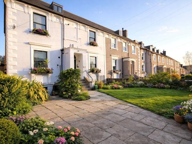 Holmesdale Road, London SE25, 2 bed flat to rent, £1,650 pcm | PrimeLocation
