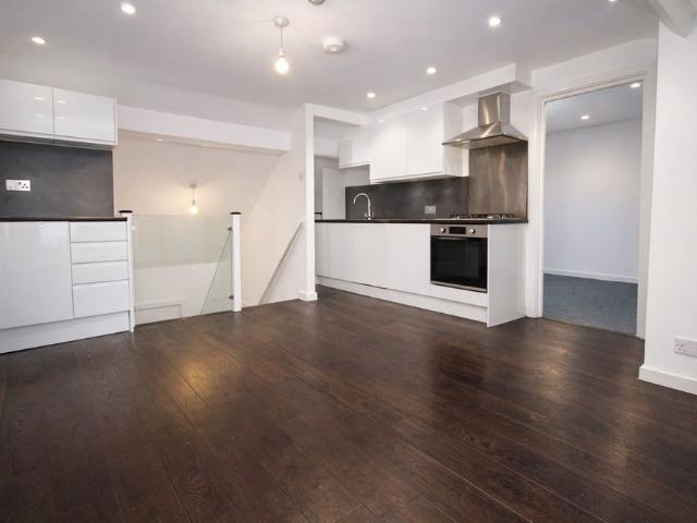 Holmesdale Road, London, SE25 6PP