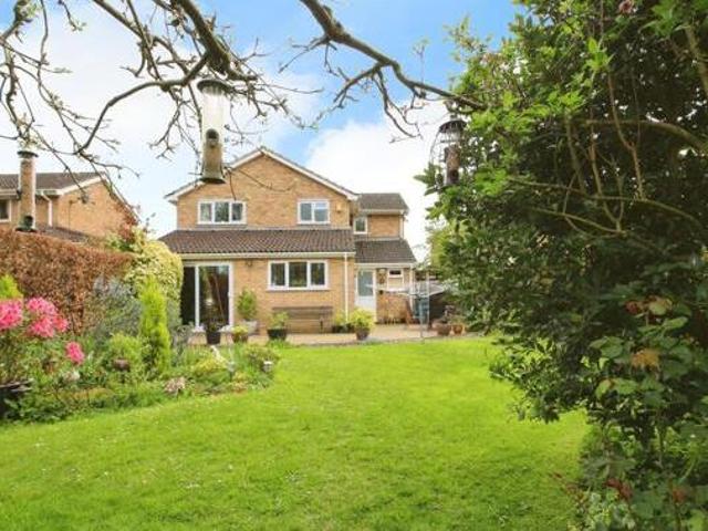 Holmewood Crescent, Holme, 4 Bedroom Detached