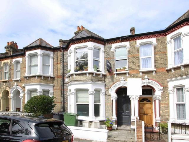 Holmewood Gardens, Holmewood Gardens SW2, 1 bed flat to rent, £1,450 pcm | PrimeLocation