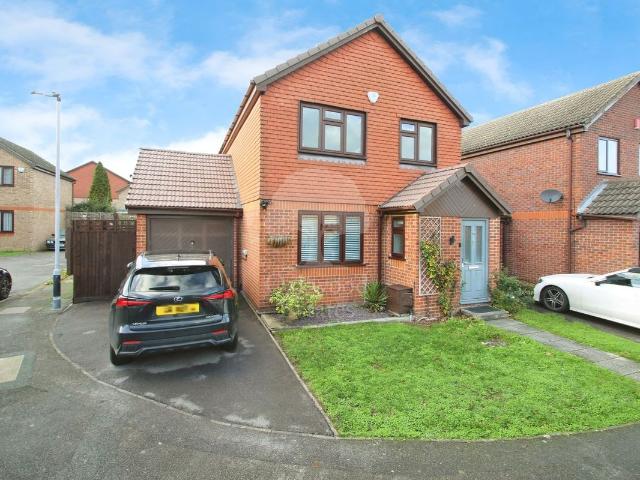 Holmlea Road, Datchet SL3, 4 bed detached house to rent, £2,750 pcm | PrimeLocation