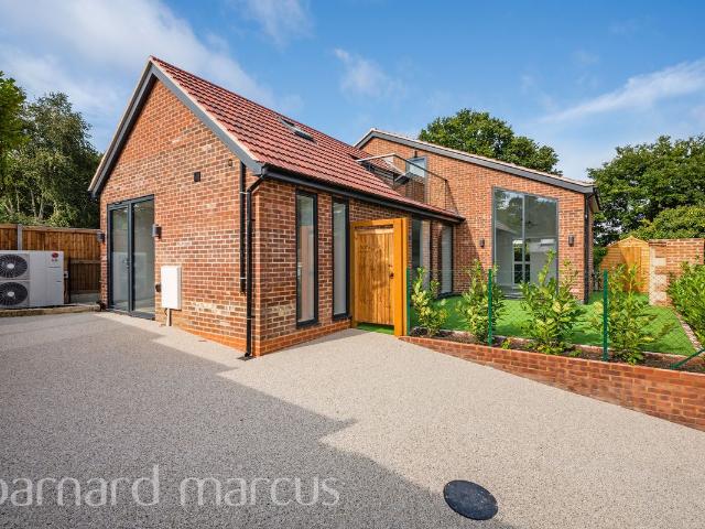 Holmwood Close, Cheam SM2, 4 bed detached house to rent, £4,000 pcm | PrimeLocation