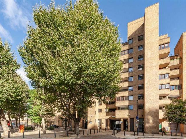 Hopton Street, London SE1 2 bed flat to rent £2,900 pcm £669 pw