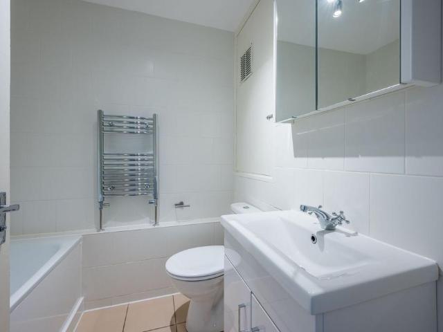 Hopton Street, South Bank, London, SE1 1 bed flat to rent £3,467 pcm £800 pw