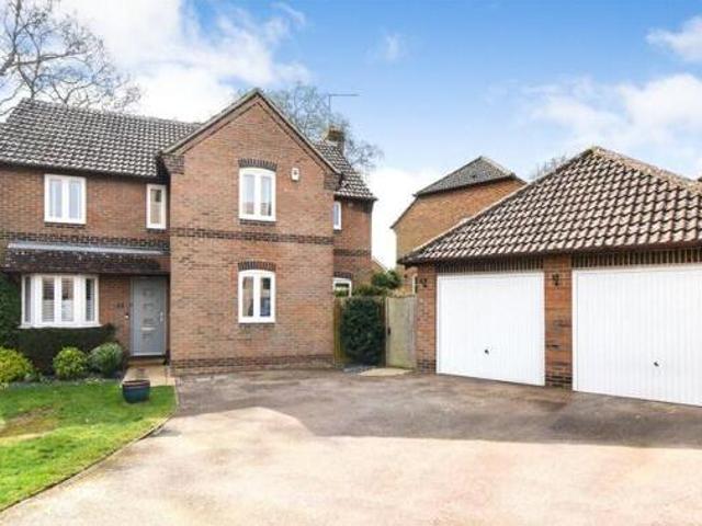Hop Garden Road, Hook, 4 Bedroom Detached