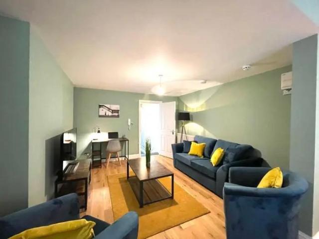 Hope Chapel Hill, Bristol BS8 2 bed apartment to rent £1,800 pcm £415 pw