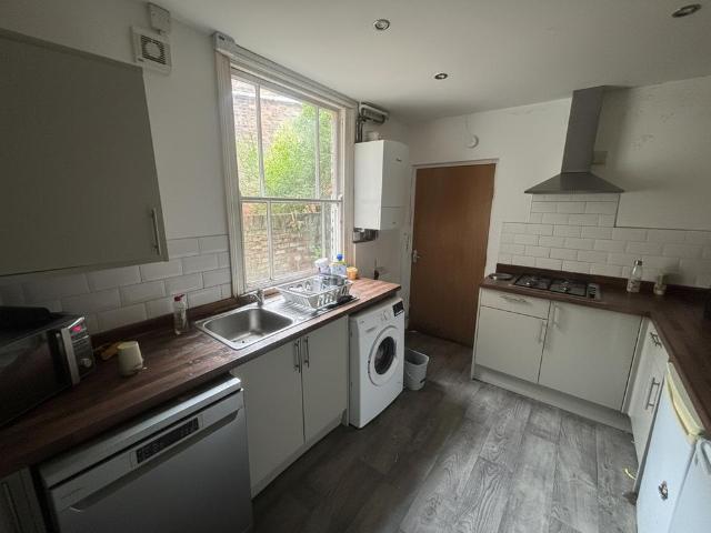 Hope Drive 5 Bed Inc Bills, The. 5 bed house to rent £2,503 pcm £578 pw