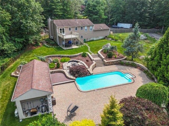 Hope Furnace Rd, Scituate, Home For Sale