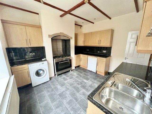 Hope Hall Terrace, Halifax HX1, 3 bed property to rent, £800 pcm | PrimeLocation