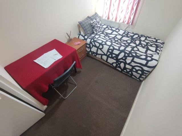 Hope Street, London E14, Room to rent, £825 pcm | PrimeLocation