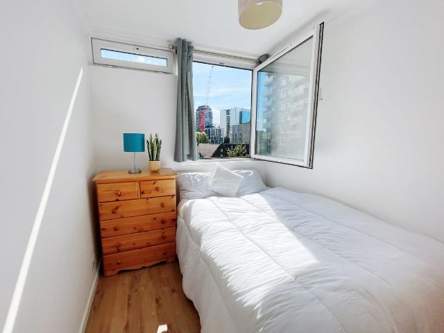 Hope Street, London E14, Room to rent, £950 pcm | PrimeLocation