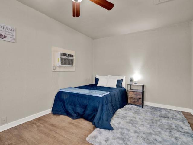 Hopewell House_ Extra Large Room 4