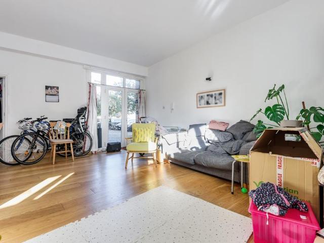 Hopewell Street, Camberwell, London, SE5 2 bed flat to rent £2,250 pcm £519 pw